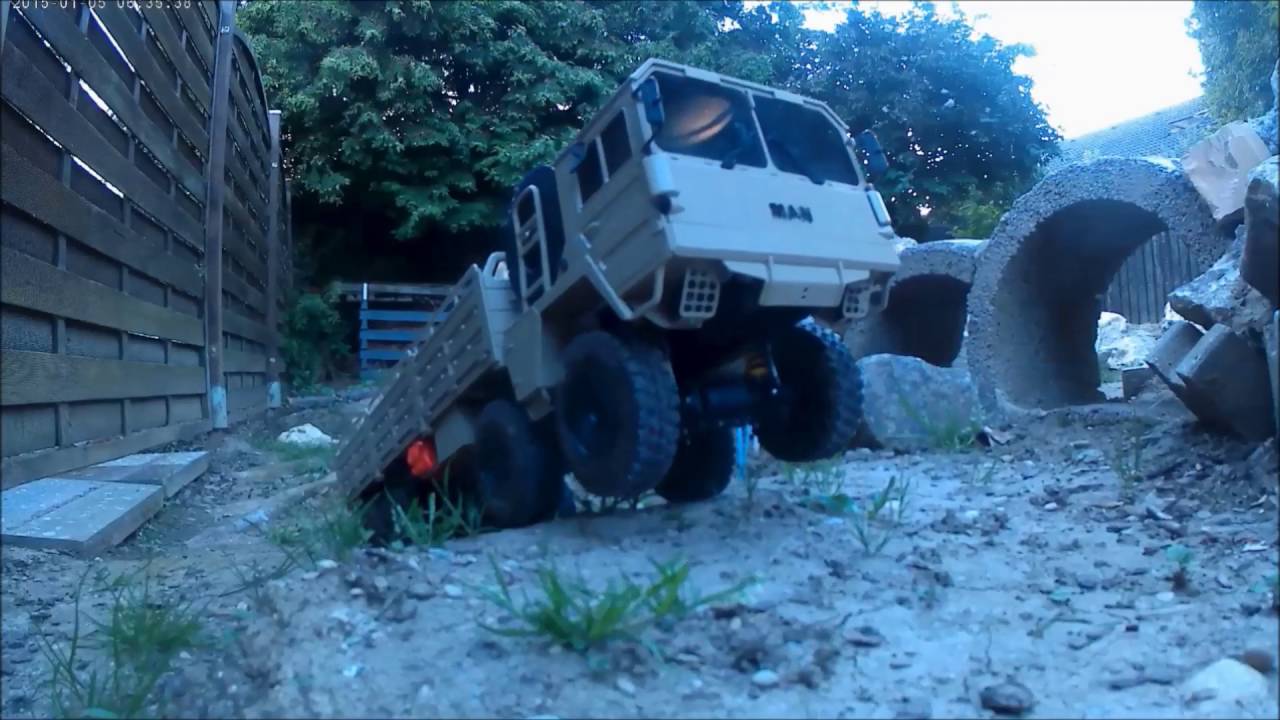 RC Truck MAN Kat 1... 8x8 RC Cross erste Testfahrt im Garten - YouTube
