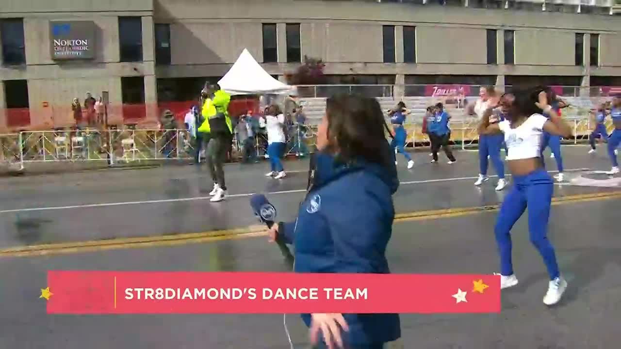 WAVE's Maira Ansari dances again at the 2023 Pegasus Parade! - YouTube