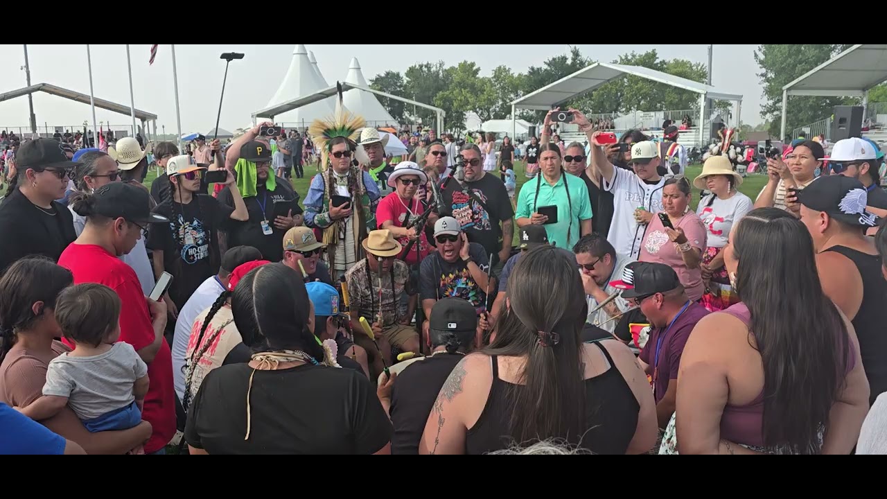 🐂 Bull Horn @shakopeedakota Shakopee Powwow 2024 Sunday Contest - YouTube