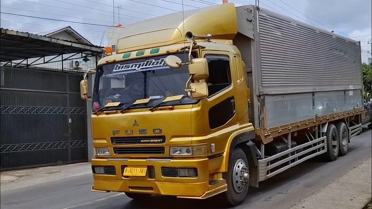 mobil truk tronton besar truck container truck tangki bbm pertamina ...