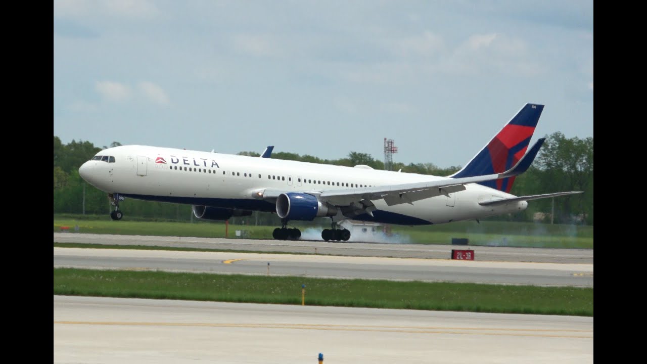 Delta 767-300 landing, DTW - YouTube