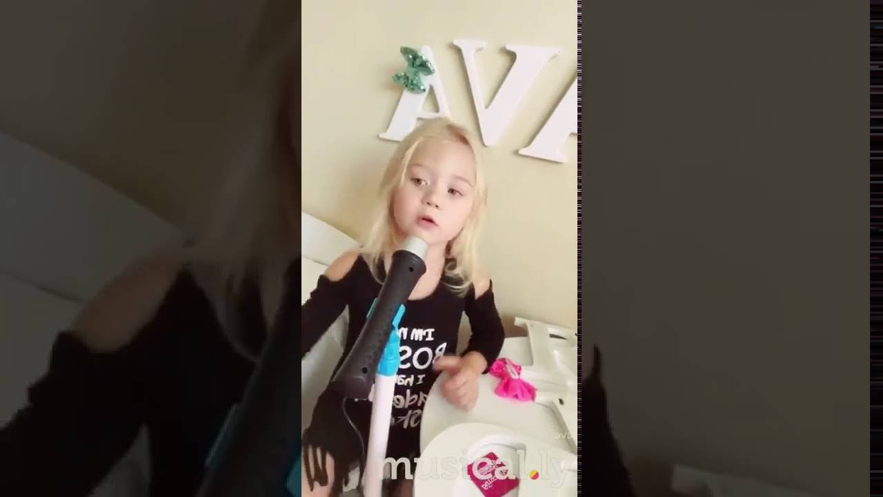 Everleigh and Ava's duet😂😉 - YouTube