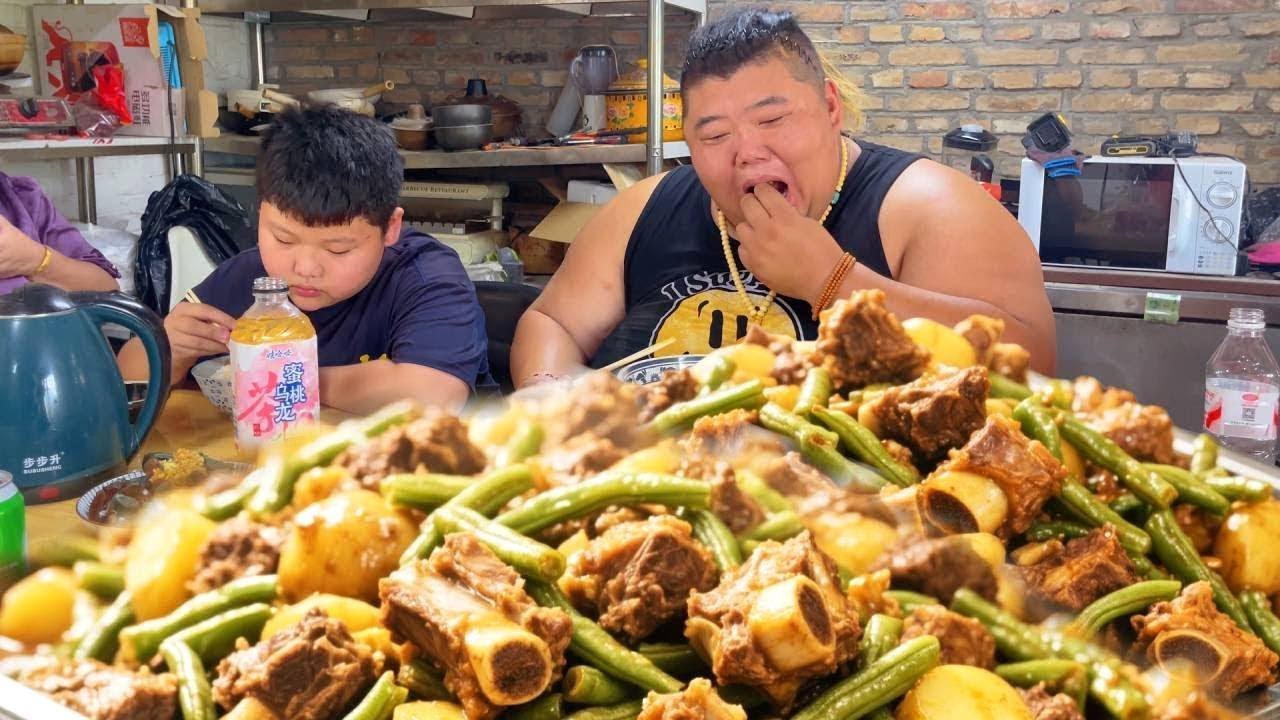 The ribs that Monkey bought were stewed with potatoes and it was so ...