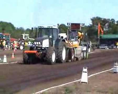 Valtra-Valmet 8850 Tractorpulling Minderhout - YouTube