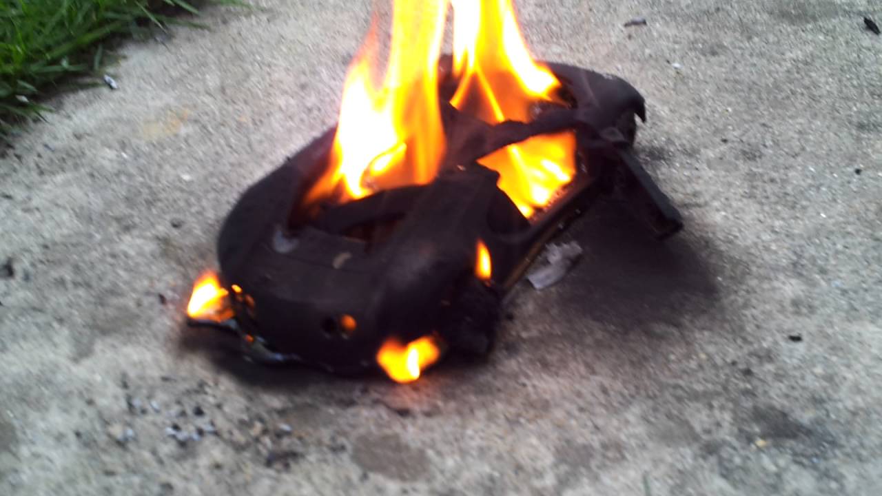 Bugatti Veyron On Fire! - YouTube