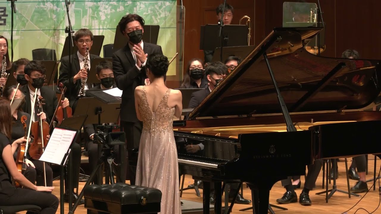 Yoonie Han plays Arirang Concerto (Jisoo Lee) with Collegium Musicum HK ...