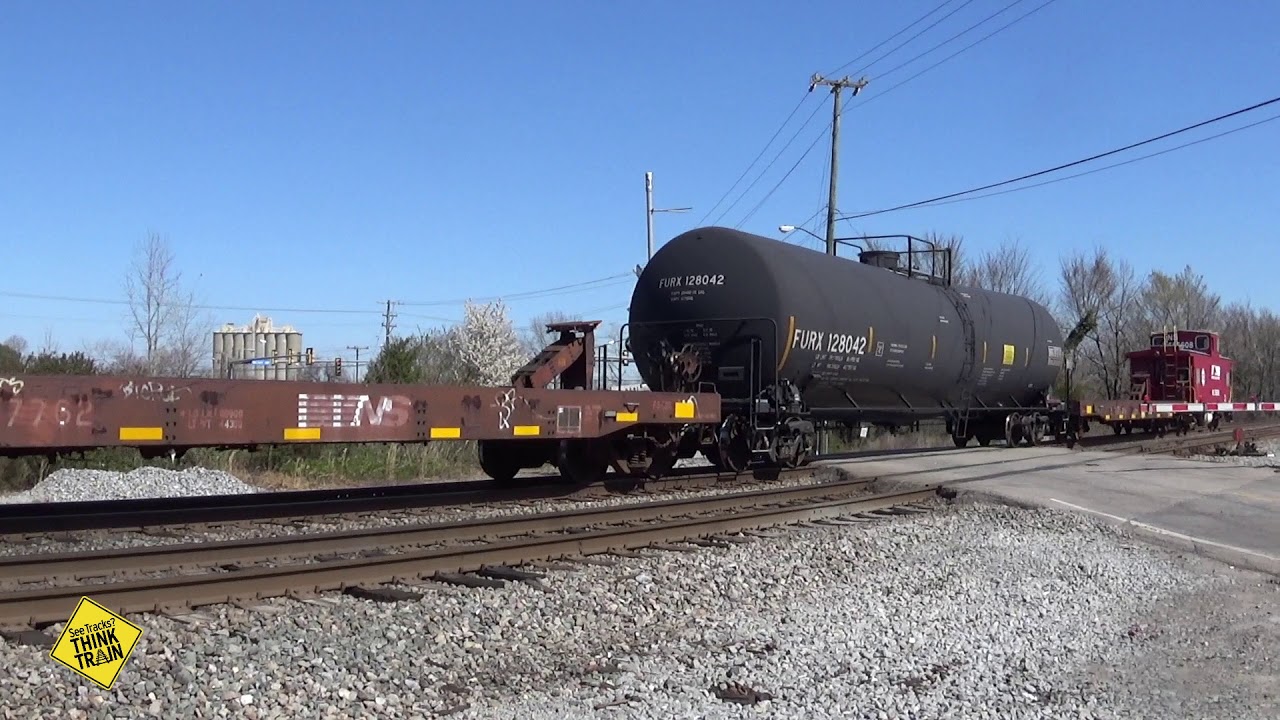 NS 3094 (EMD GP40-2) leads NS NV61 with NS heritage Caboose - YouTube
