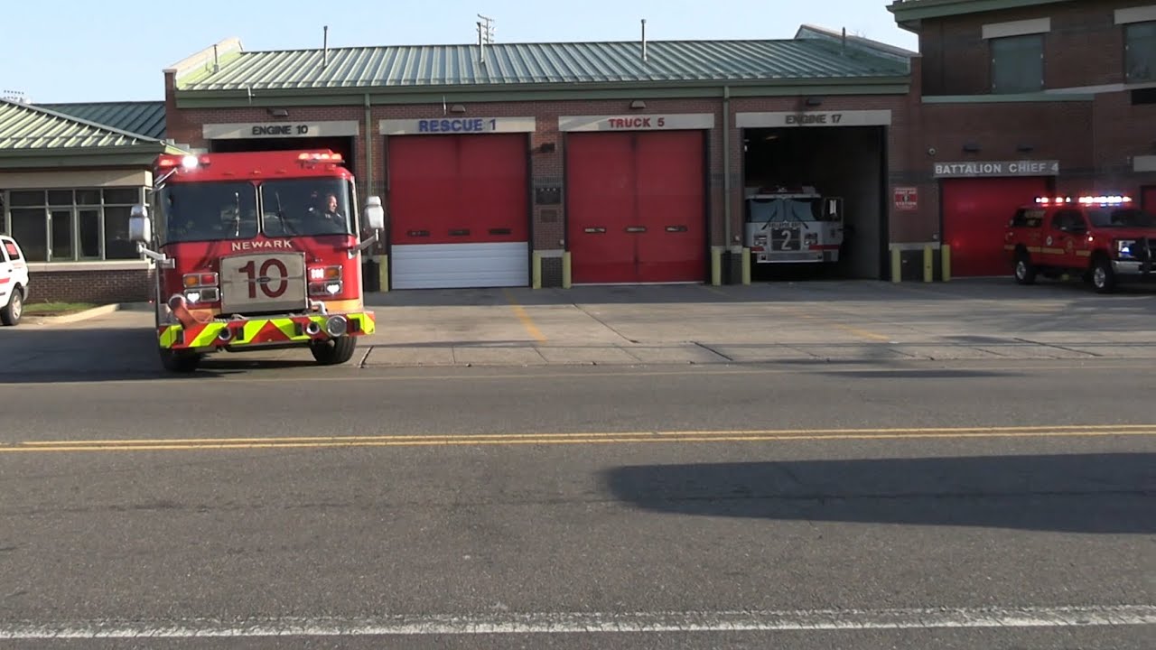 Newark, NJ Fire Dept Engine 10, Battalion 4, Rescue 2 Acting Ladder 5 ...
