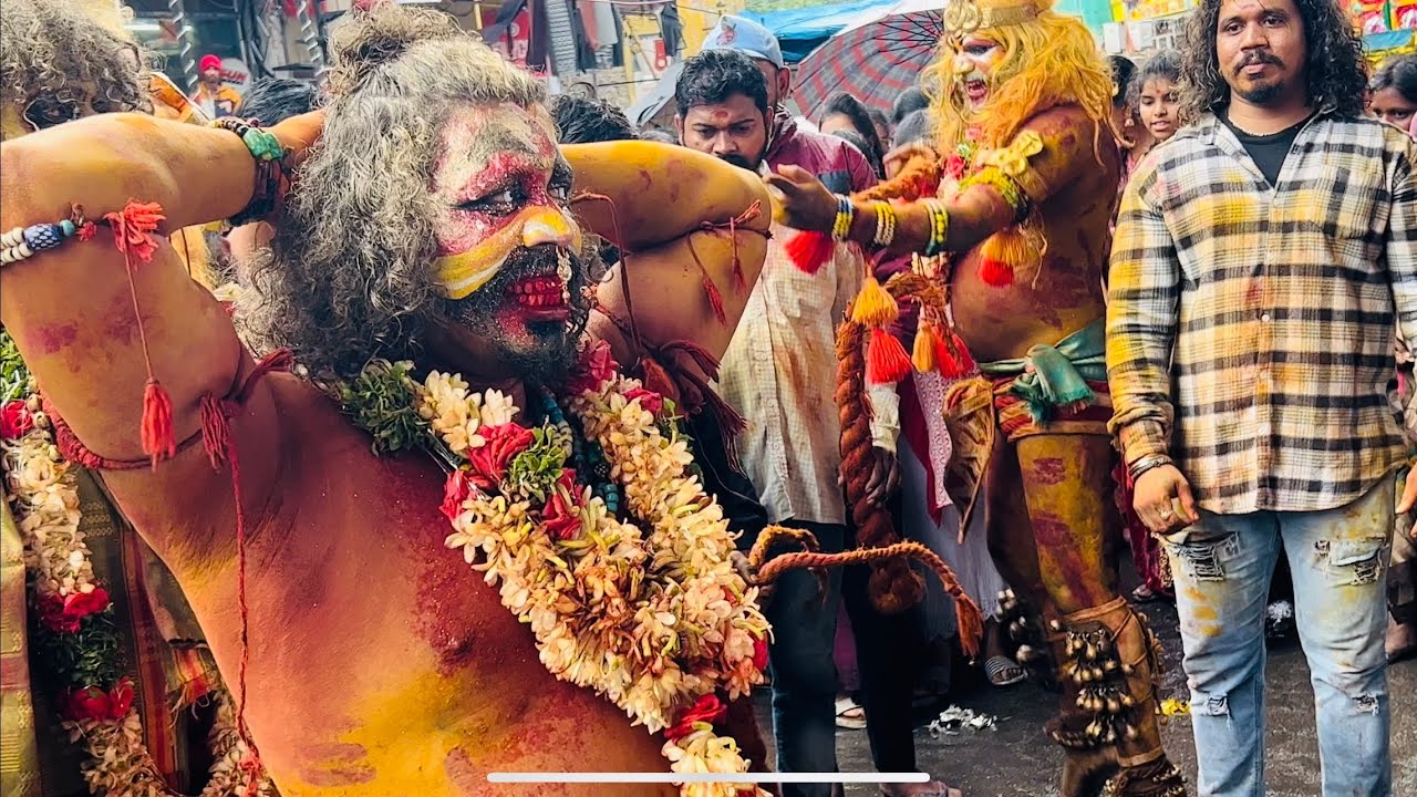 Pothuraju Teenmaar Dance at Shaikpet Thotella procession 2022 || BSD ...