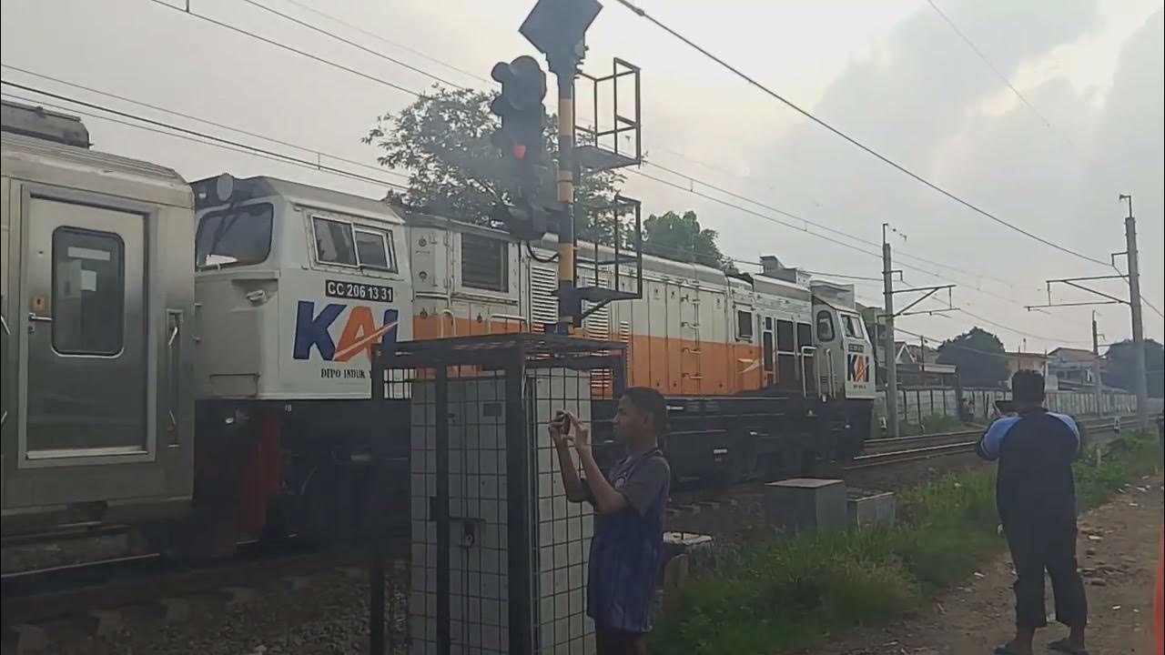 KA 61L SEMBRANI DI BERANGKAT KEMBALI DARI SINYAL MASUK ST.BEKASI(2) - YouTube
