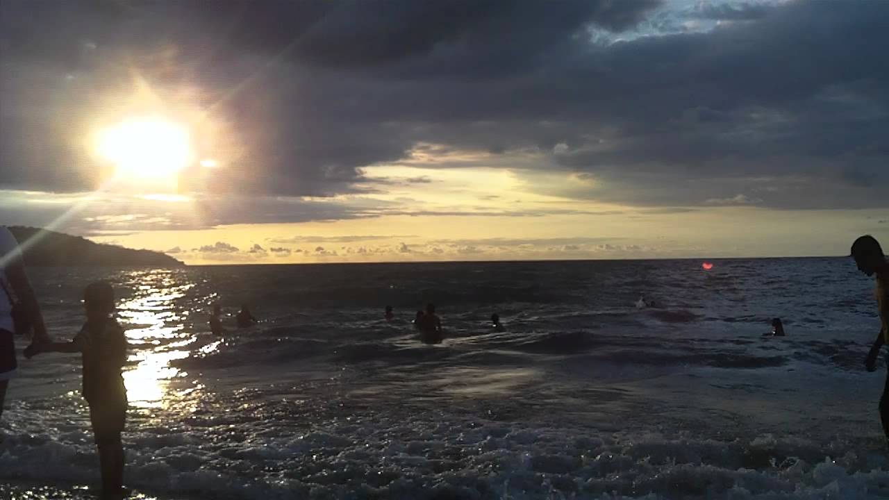 tapar el sol con 1 dedo Guayabitos 2012 - YouTube