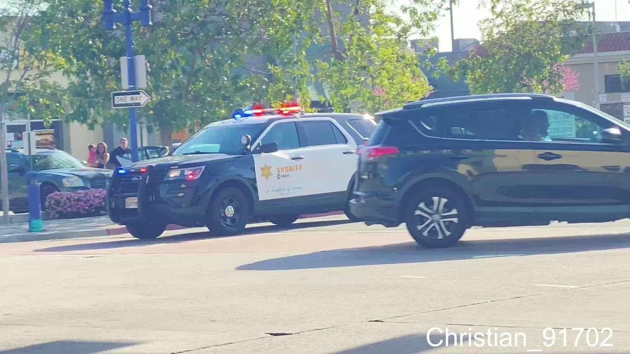 LASD Ford Explorer Responding Code 3 - YouTube