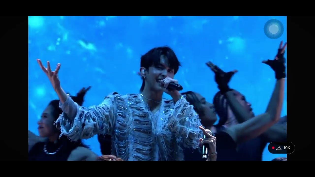 SB19 @ Bench Body of Work Live performing “DAM” - YouTube