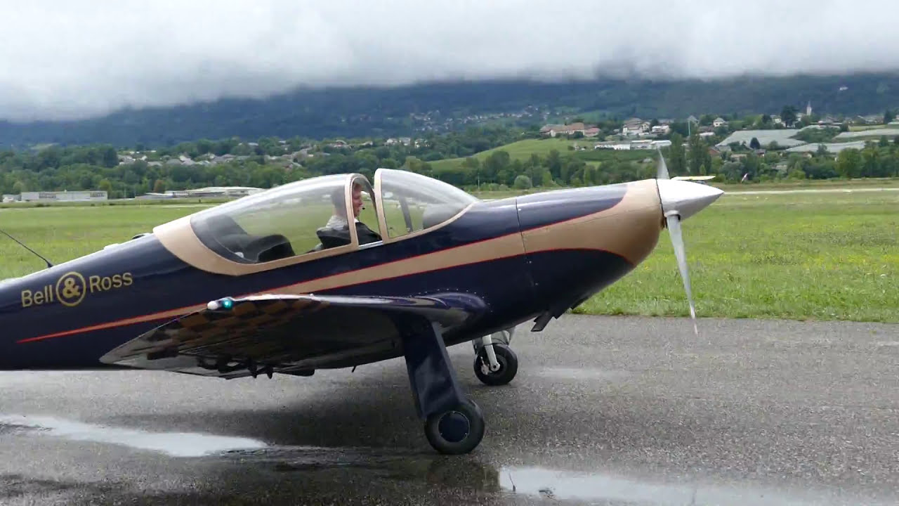 Le Swift Team and friends au meeting aérrien d'Aix les Bains 2015 - YouTube