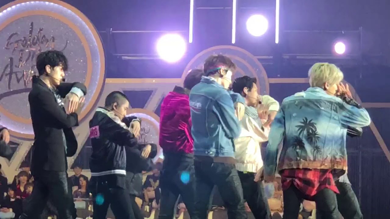 [180111] GDA EXO Diamond and Run This Performance Fancam - YouTube