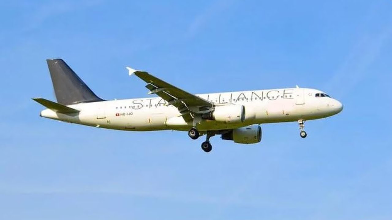 Very EXTREME!!! Giant Plane BOEING 777 STAR ALLIANCE Landing at Airport ...
