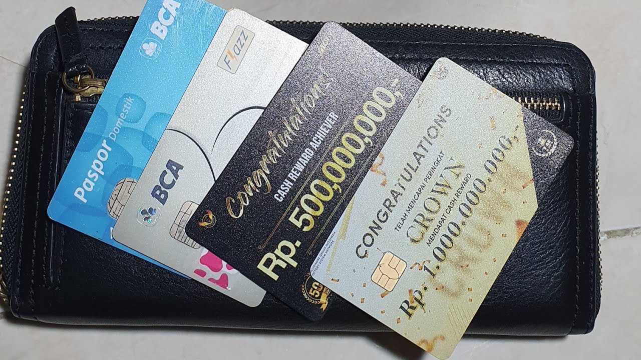 Bongkar isi dompet (What's in my wallet) 2020 - YouTube