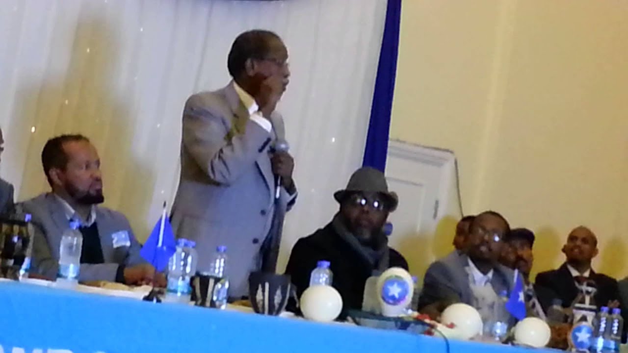 Cali khaliif galayr oo runta u shegay putllandi - YouTube