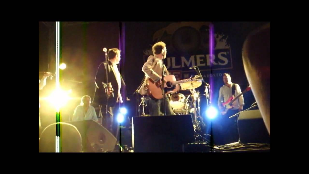 Shane McGowan, Mundy and Sharon Shannon, Galway Girl.wmv - YouTube