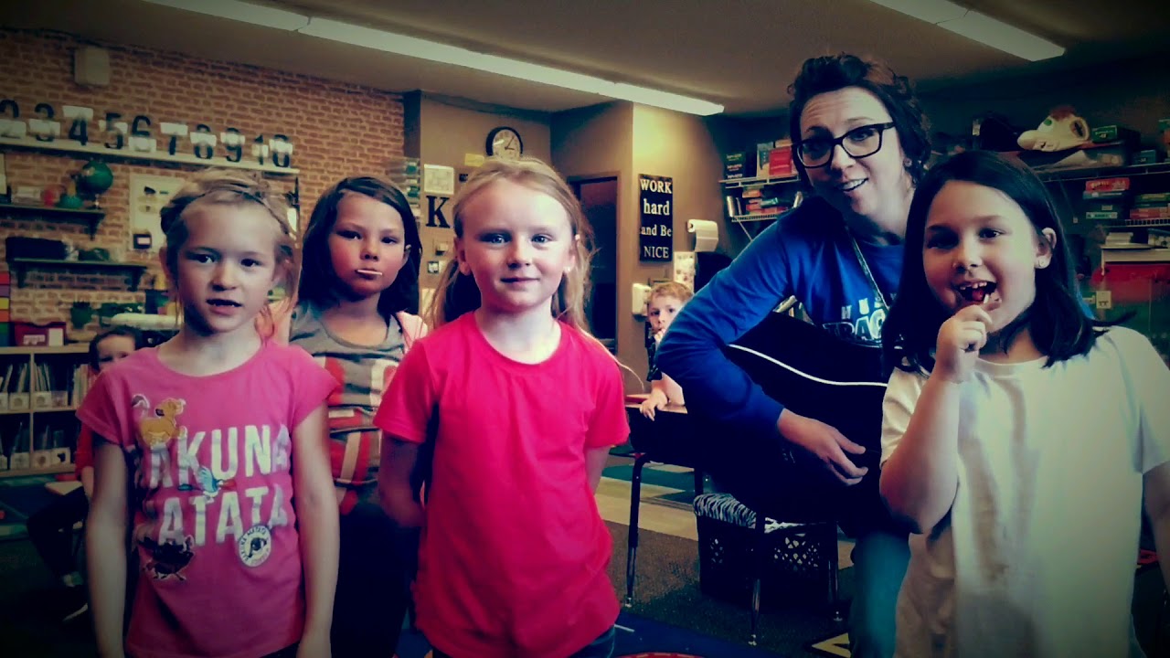 Classroom karaoke! Kindergarten Girls dance routine...Cant Stop the ...