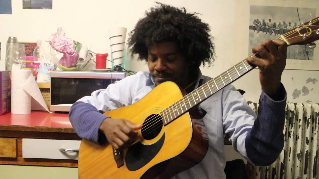 El cantautor cubano Roly Berrío interpeta SOLO SALEN - YouTube