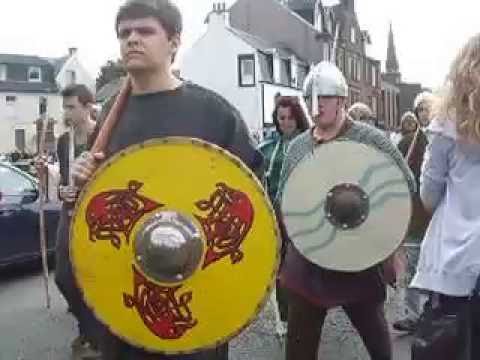 Largs 2016 Viking Festival Parade - YouTube