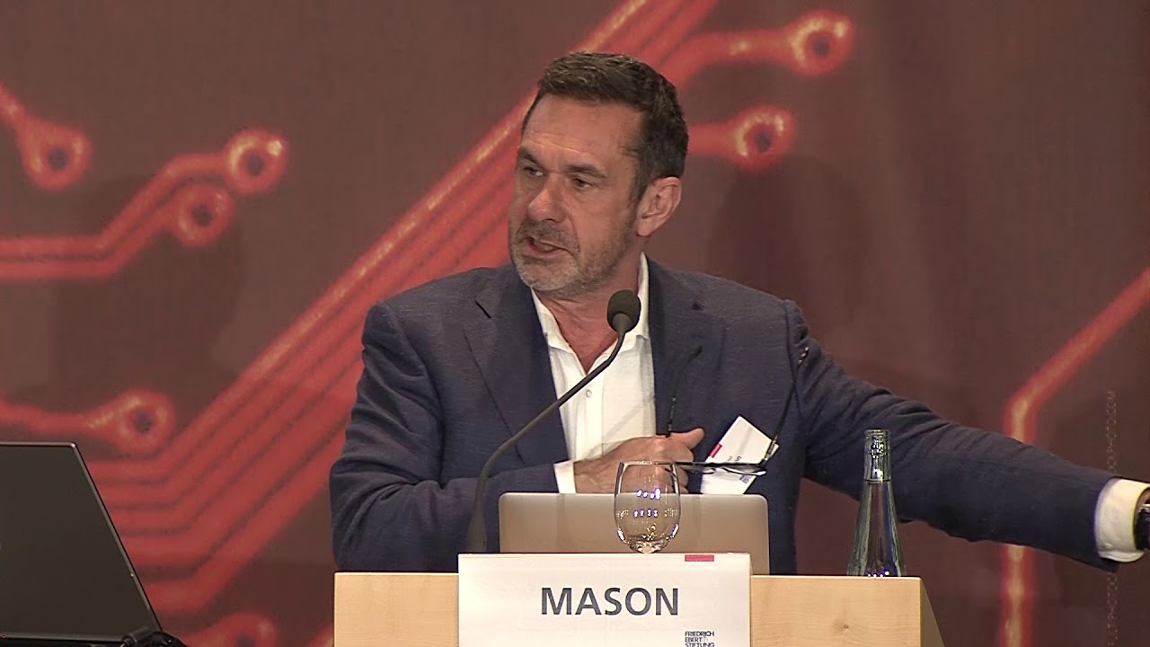 Keynote von Paul Mason, Journalist und Autor - YouTube