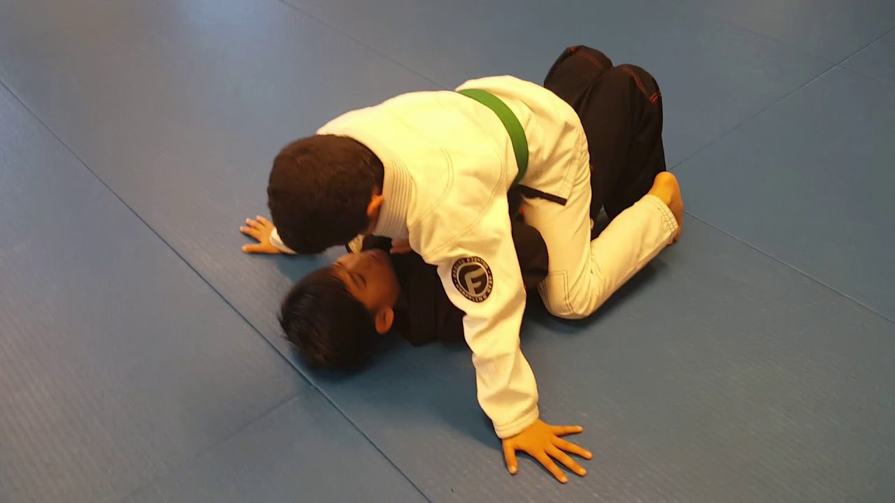 Figure 4 Armlock - YouTube