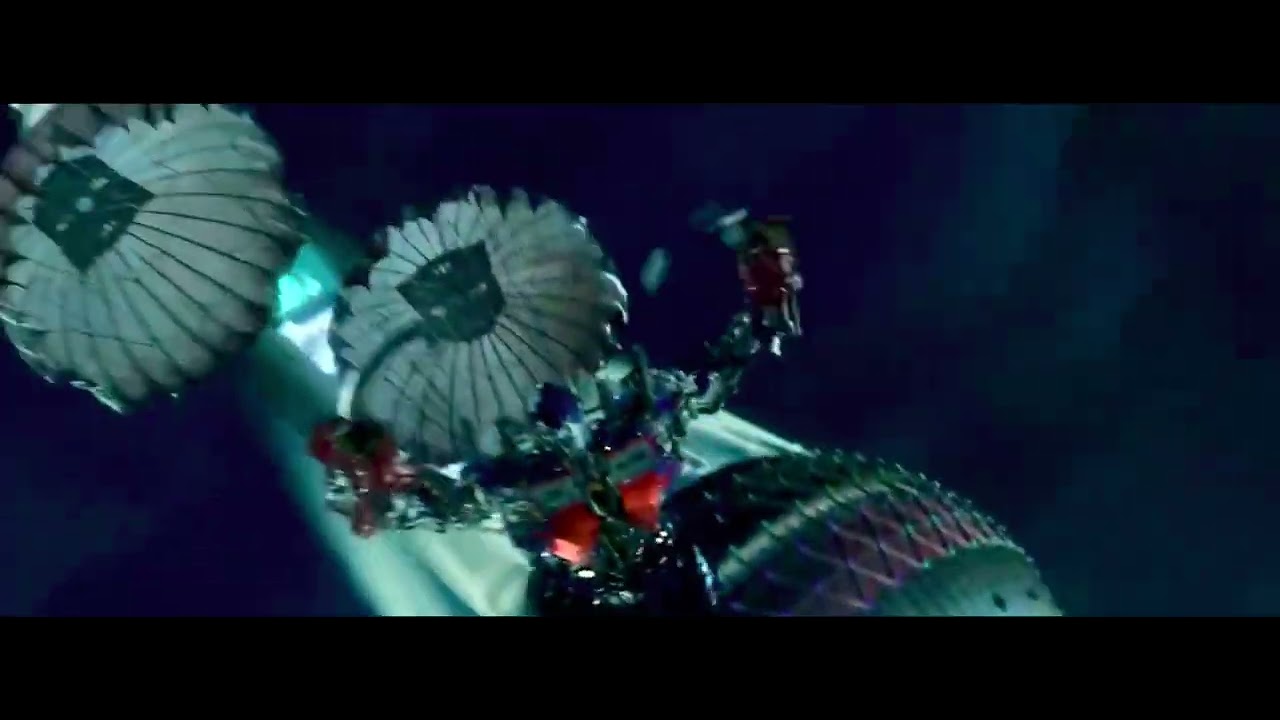 Transformers: Revenge of the Fallen (2009) Optimus Prime In Pursuit ...