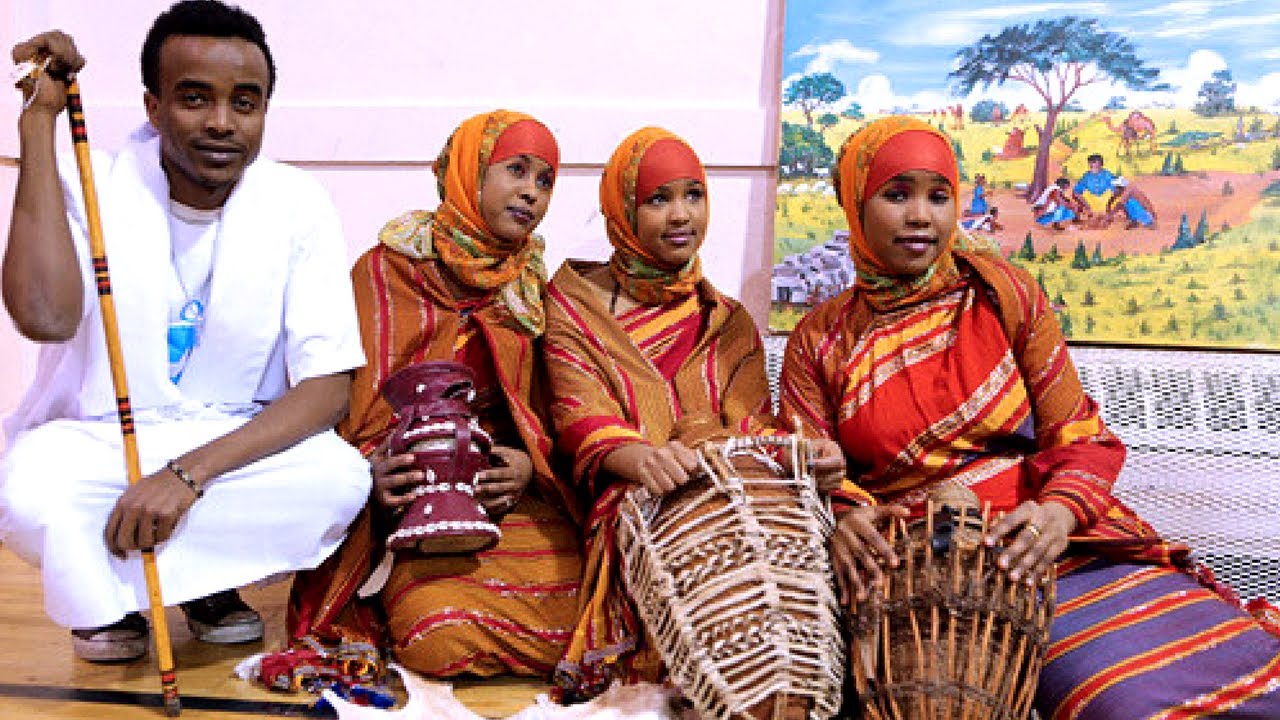 DEG DEG ITOOBIYAAN DHAQANKA SOMALIDA - YouTube
