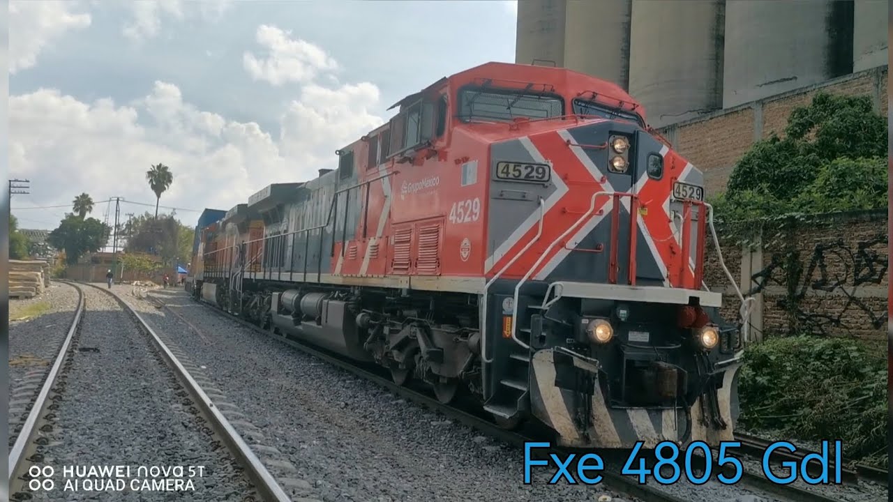 Fxe 4529-Gecx 4929 Dpu Fsrr 4425 Intermodal Manzanillo-Torreón Con La Tripulación Saludando ...