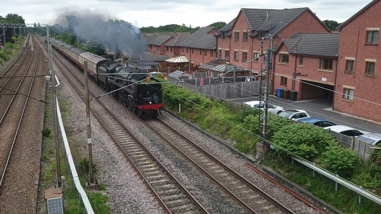 (HD) 70000 Britannia passing Euxton Balshaw Lane on The Fellsman 10/7 ...