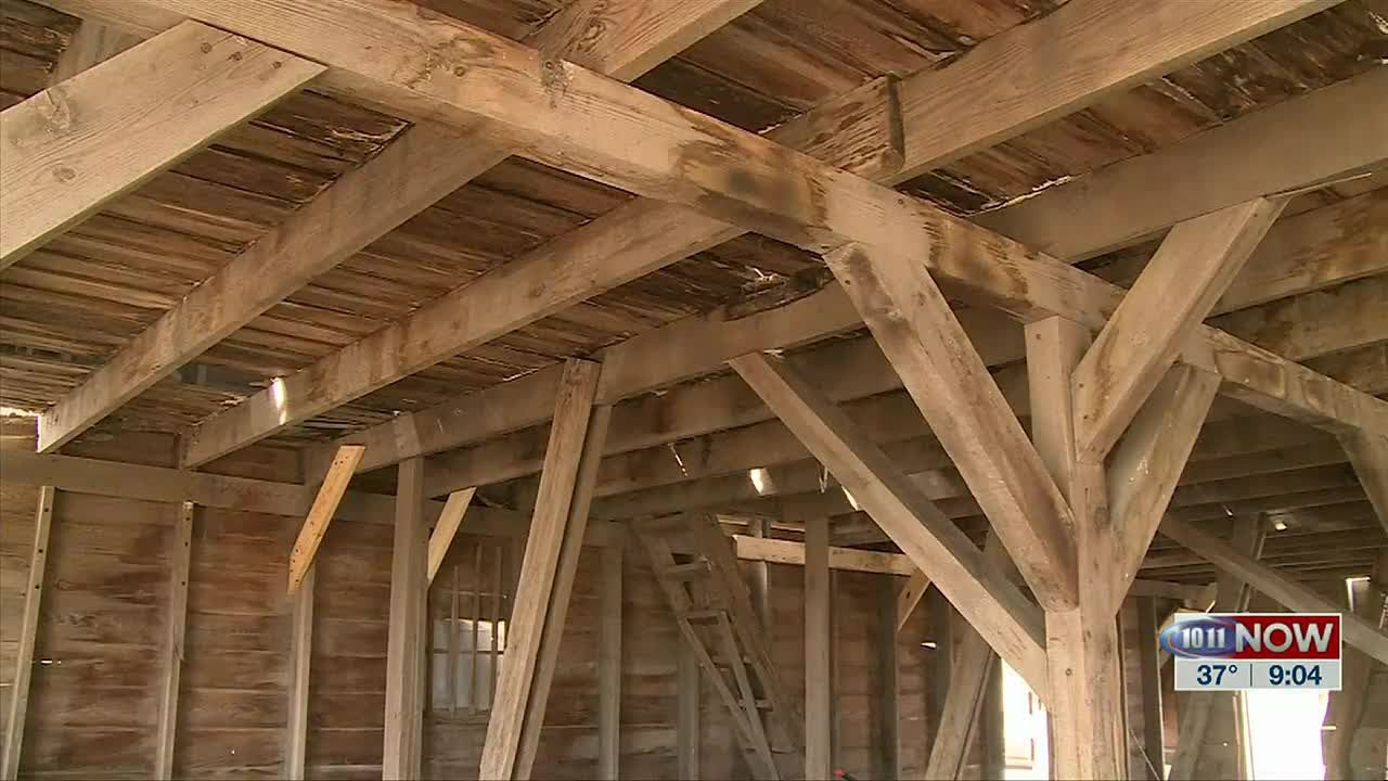 Saving an old barn - YouTube