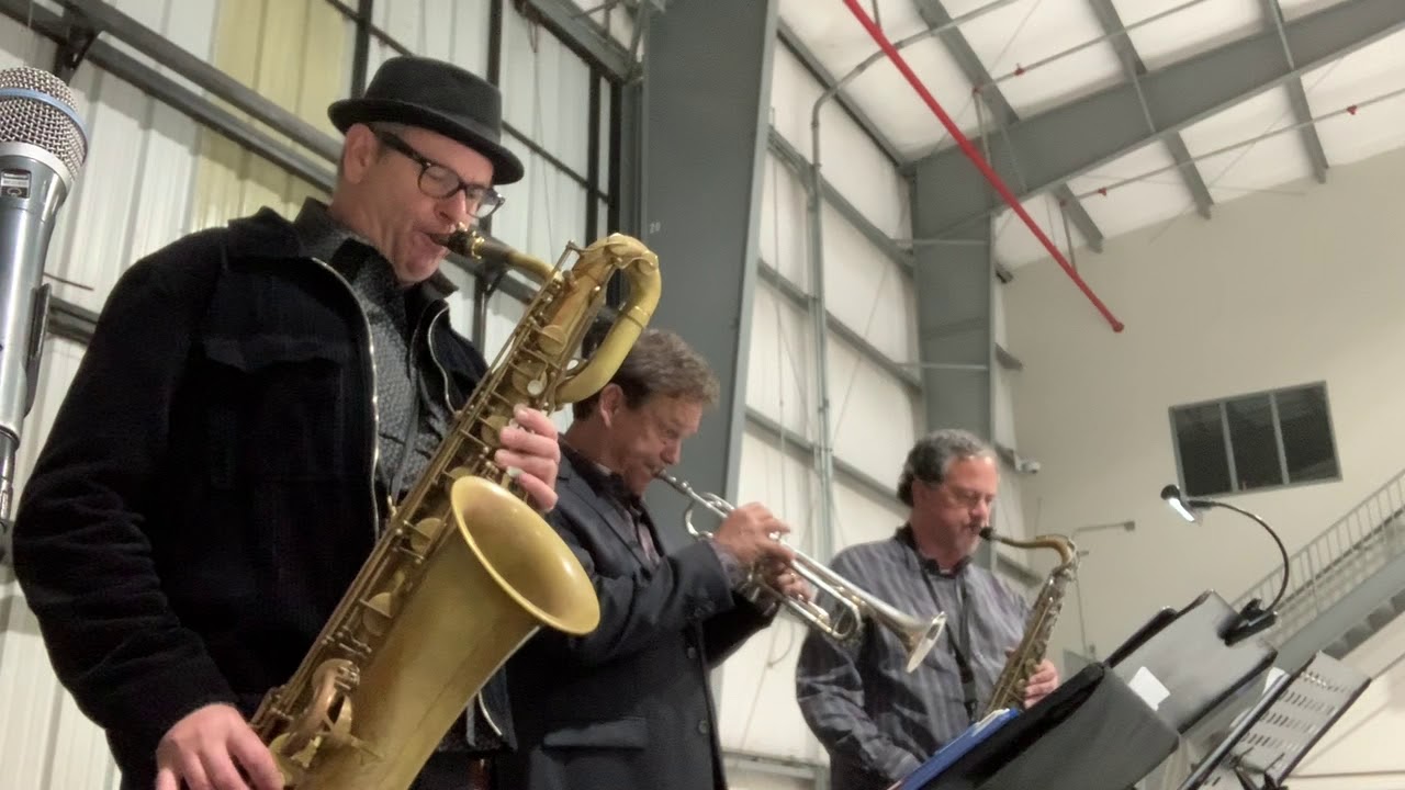 Robin Henkel Band w/ Horns--Palomar Airport - YouTube