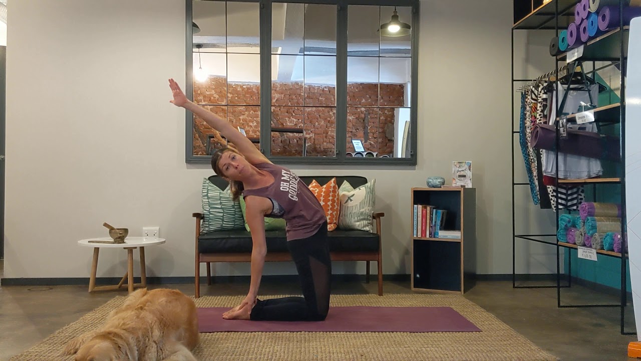 How to: A new variation of Camel Pose (Ustrasana) - YouTube