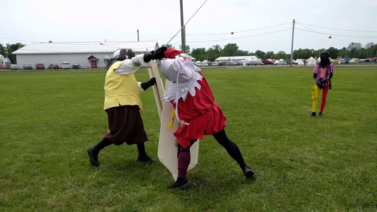 Talhoffer Dueling Shield: Yehuda vs Grim - YouTube