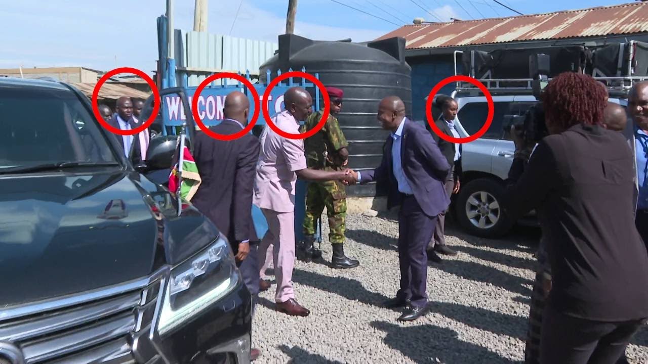 WATCH WHAT PRESIDENT RUTO`S BEAUTIFUL BODYGAURD LADY JUMP AFTER RUTO ...