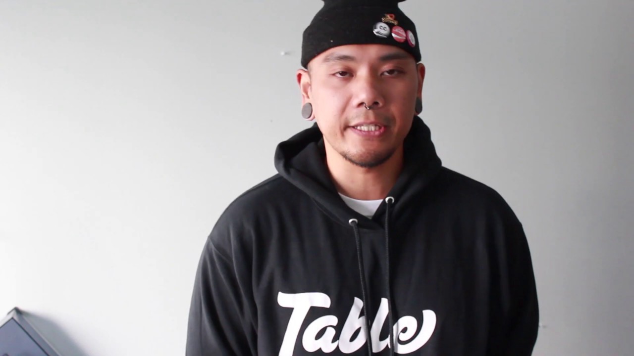 Scratch Tutorial #8: How to do a Crescent Flare Scratch | DJ Wundrkut ...