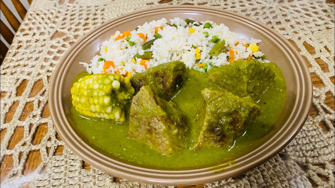 Como hacer trocitos de res en salsa verde acompañada con arroz - YouTube