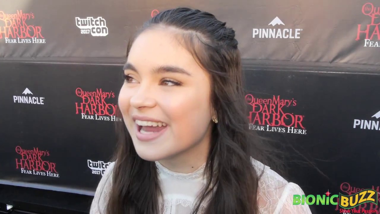 Landry Bender Interview at Dark Harbor 2017 - YouTube