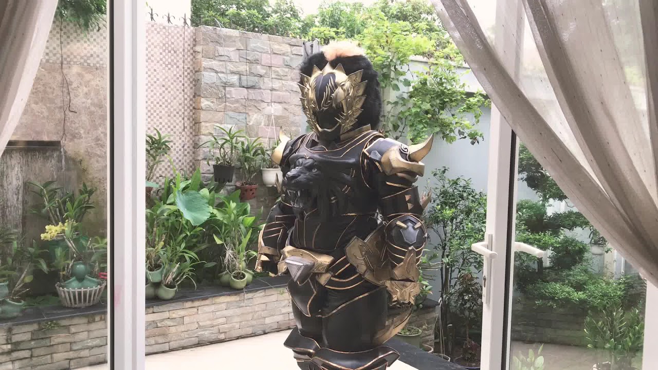 Black Lion Rio/Jarrod cosplay movement test - YouTube