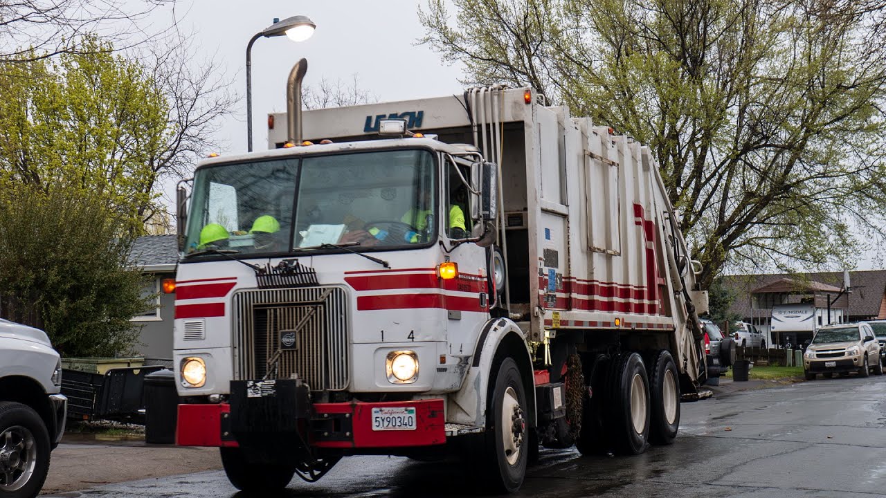The End of Burney Disposal – Old Leach Rear Loader Handling Manual ...