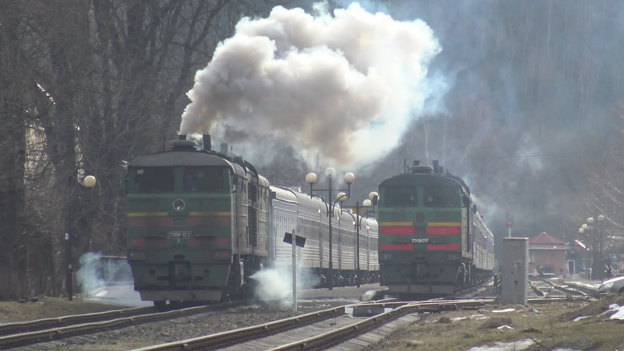 2ТЭ10М-3210 и 2ТЭ10М-2747 Отправление скорого поезда со станции Яремче ...