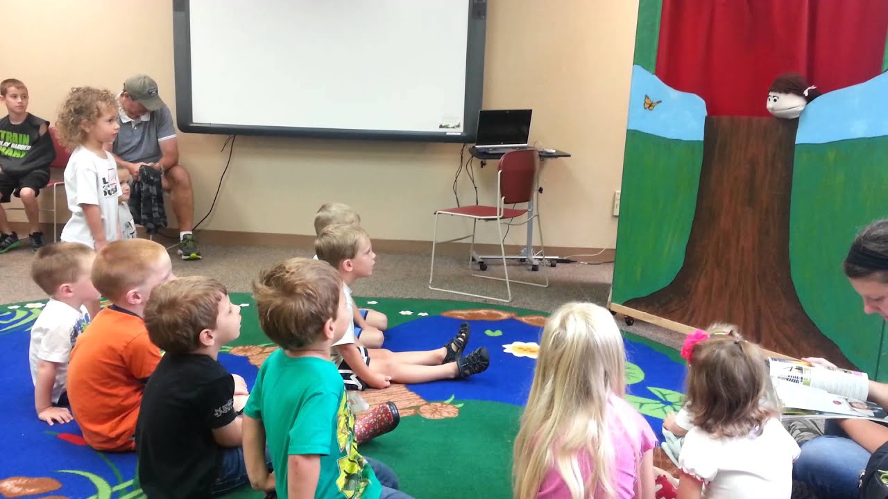 Funny bug puppet show! - YouTube