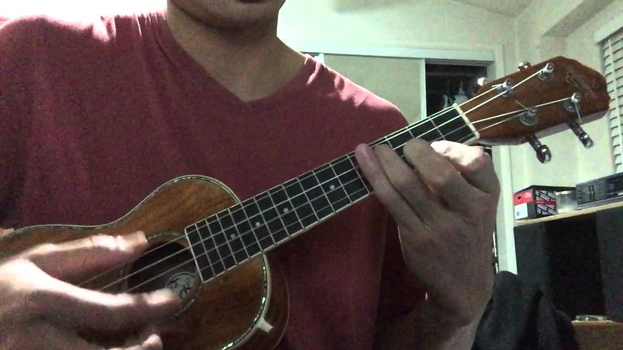 maroon 5 - Animals (intro/chorus) Ukulele cover / interpretation - YouTube