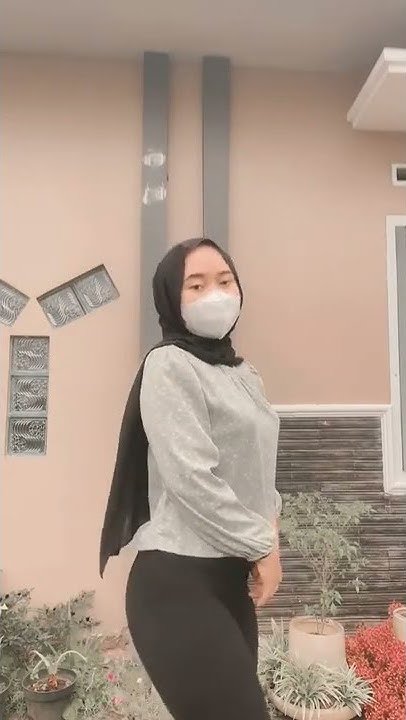 tiktok jilbab goyang pantat - YouTube