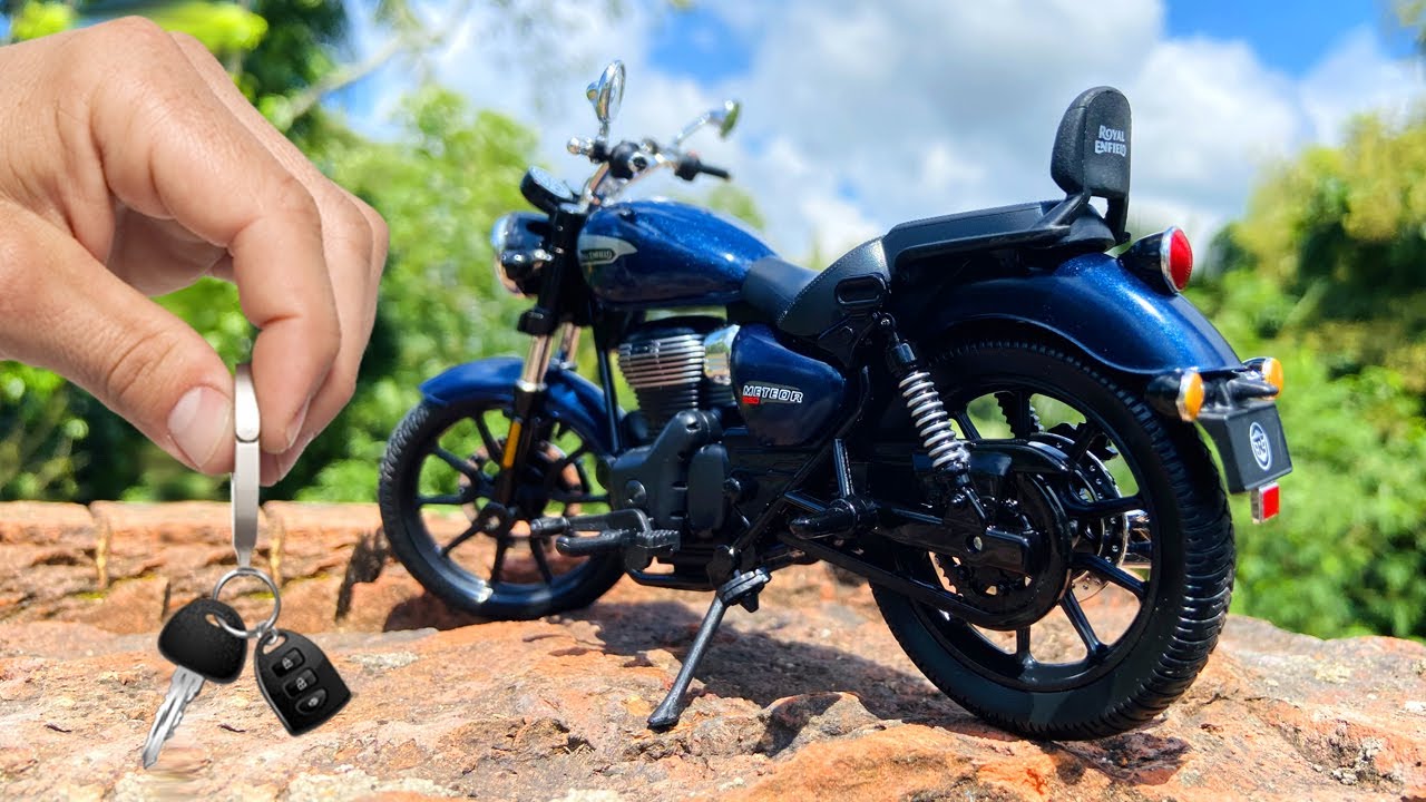 Live Stream 🔴 Unboxing Royal Enfield Meteor 350 Scale 1:12 Model ...