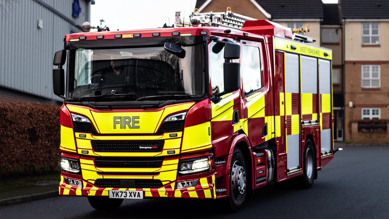 [BRAND NEW/RUMBLER] West Yorkshire Fire & Rescue Service Scania Driver ...