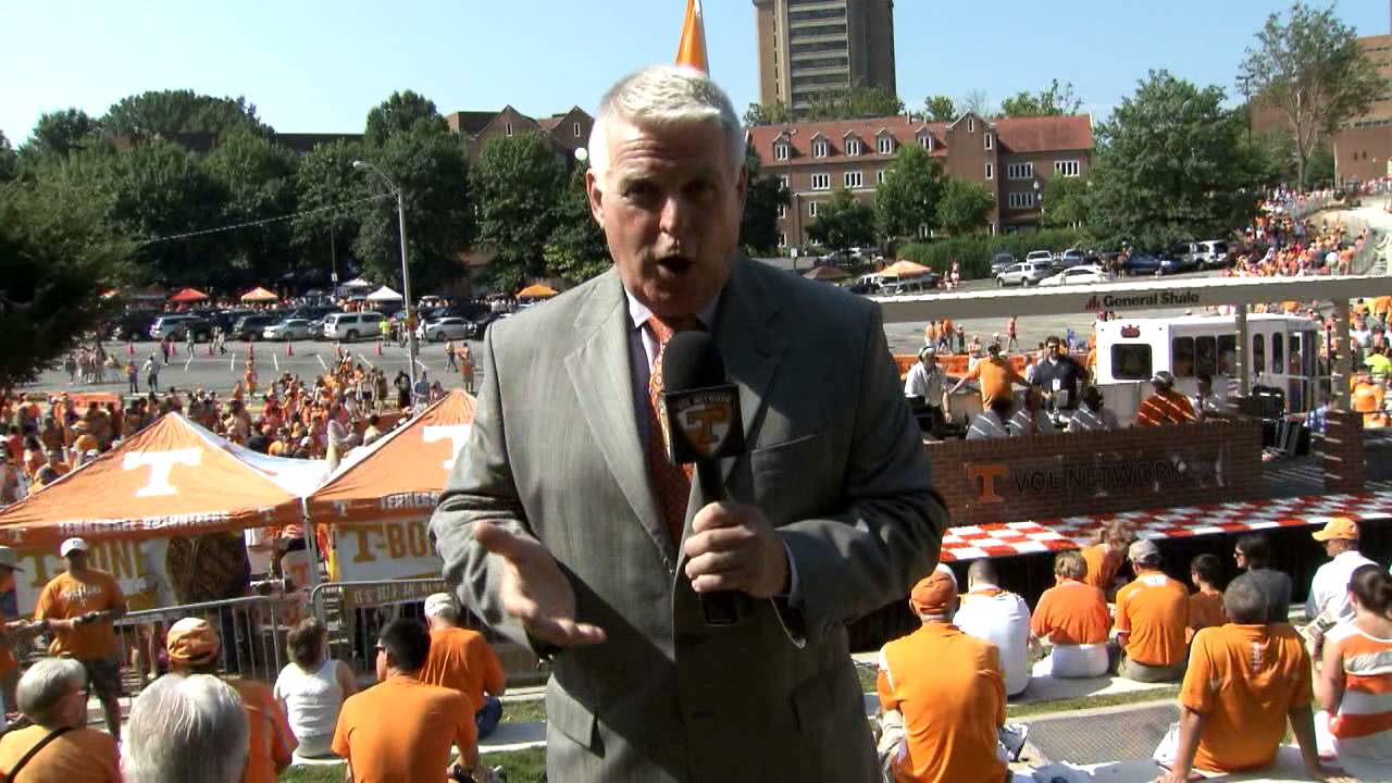 The Butch Jones Show Vol Network Feature - YouTube