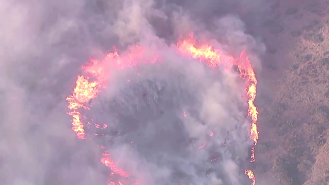 Thousands evacuated in Orange County ahead of wildfire - YouTube